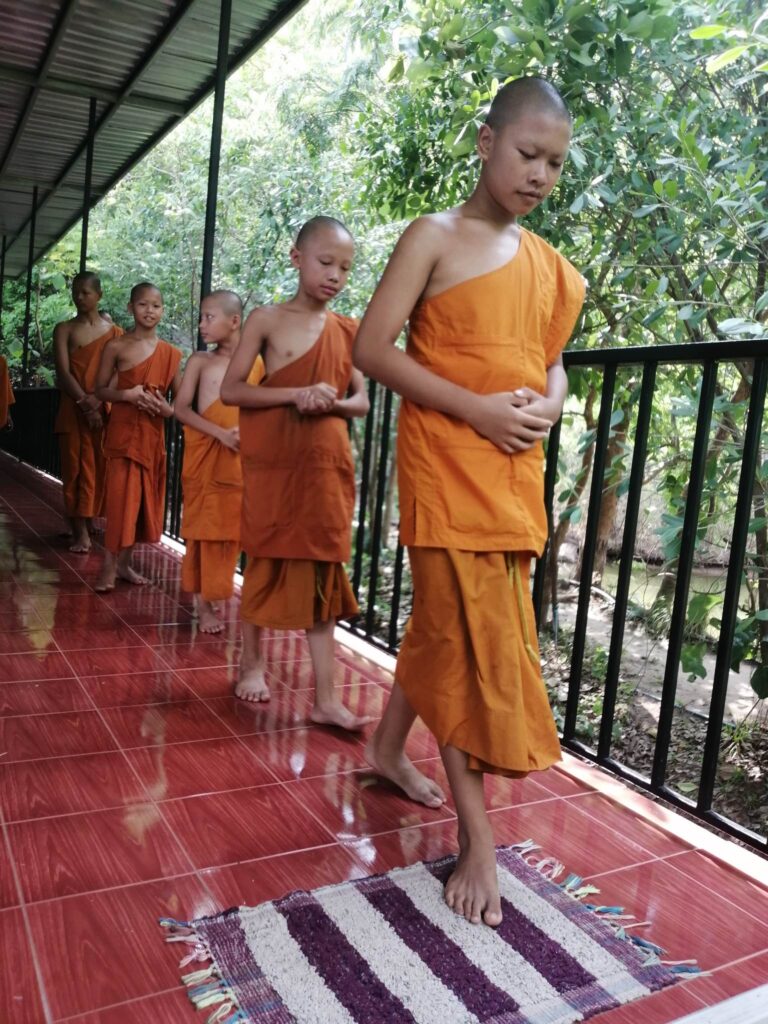 เด็ดเดี่ยว กล้าหาญ สามเณรใจสิงห์ – มหา วชิราลงกรณ บาลี เถรวาท ราชวิทยาลัย